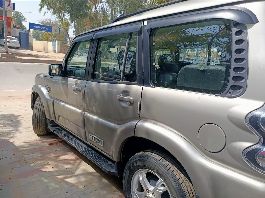 Used Mahindra Scorpio S10 1.99-Litre in Sirsa 2015 model, India at Best ...