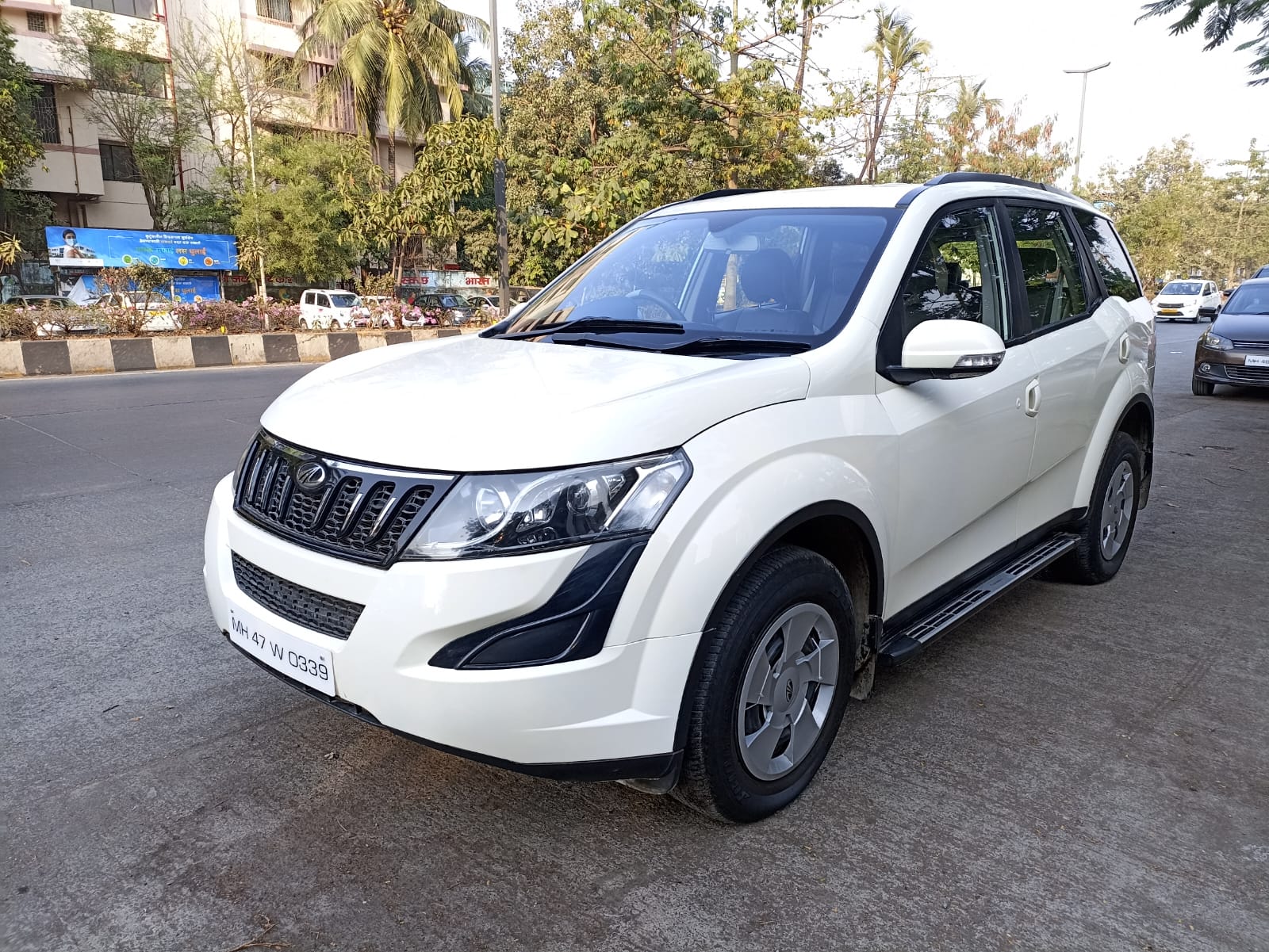 Mahindra Xuv500 W8 At - Mahindra First Choice
