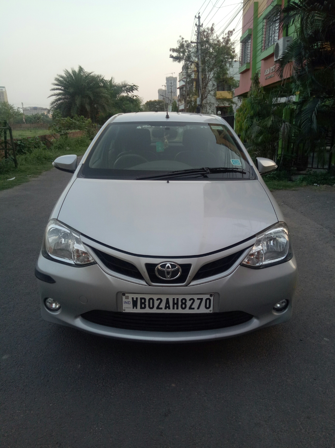 Used Toyota Etios Liva VX in Kolkata 2015 model, India at Best Price.
