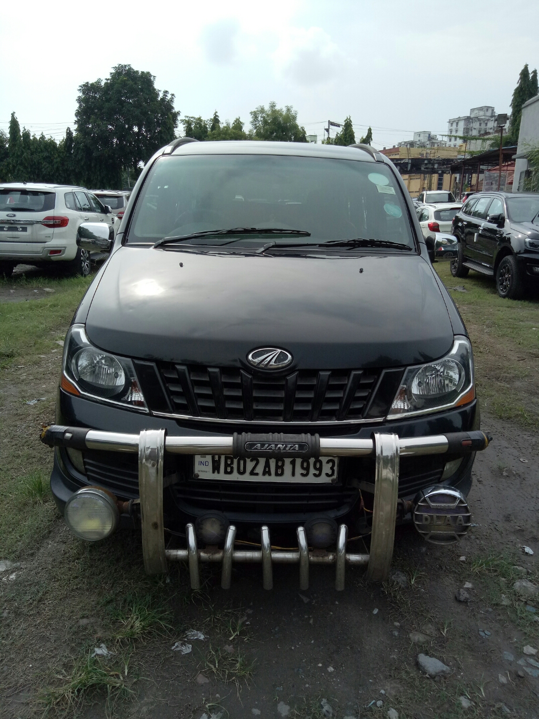 Used Mahindra Xylo E8 in Kolkata 2012 model, India at Best Price.