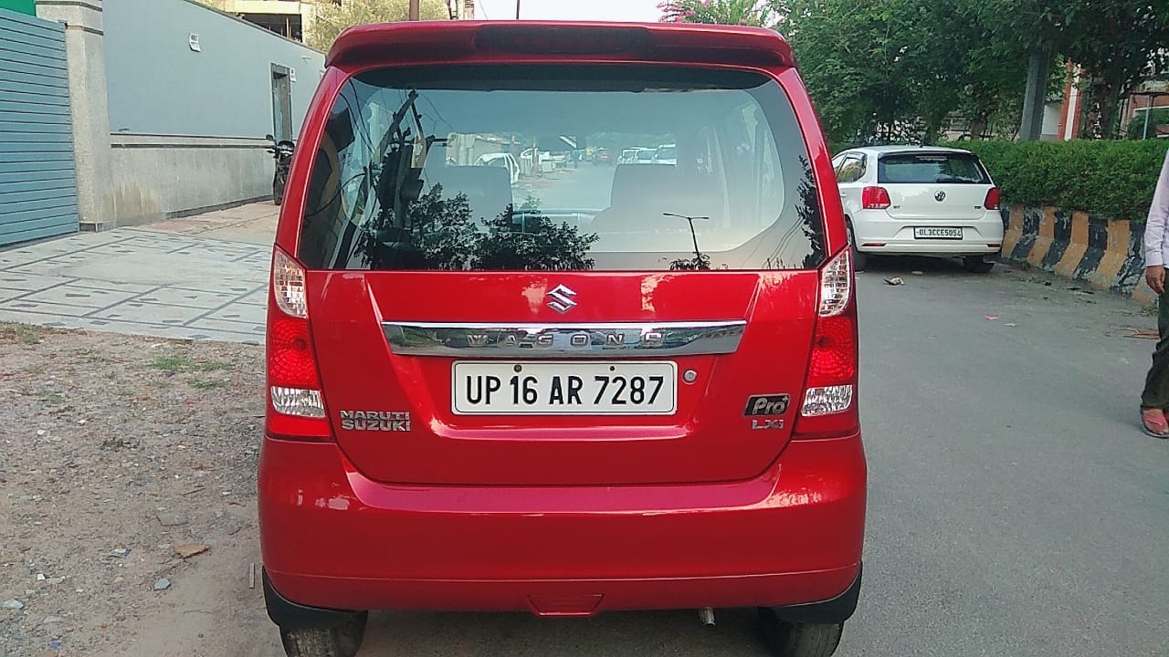 Used Maruti Suzuki Wagon R LXI 1.0 BS IV in Noida 2013 model, India at Best Price.