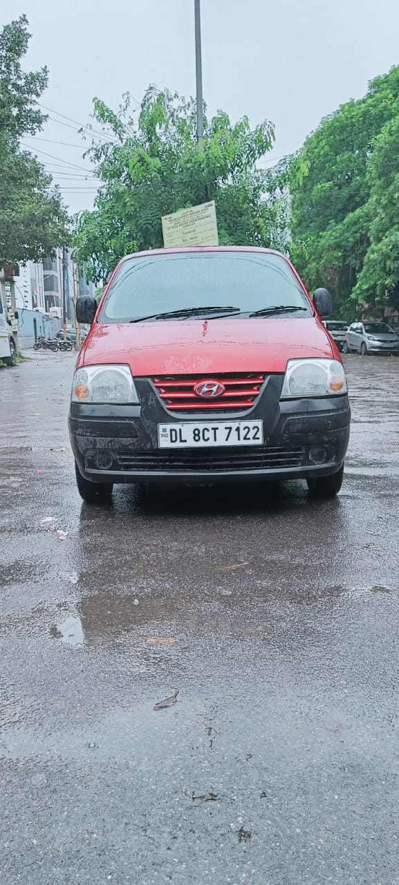 Used Hyundai Santro Xing GL in Noida 2010 model, India at Best Price.