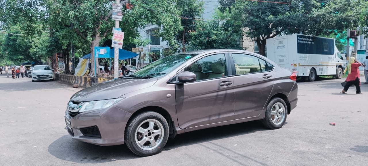 Used Honda City SV MT Petrol in Noida 2014 model, India at Best Price.