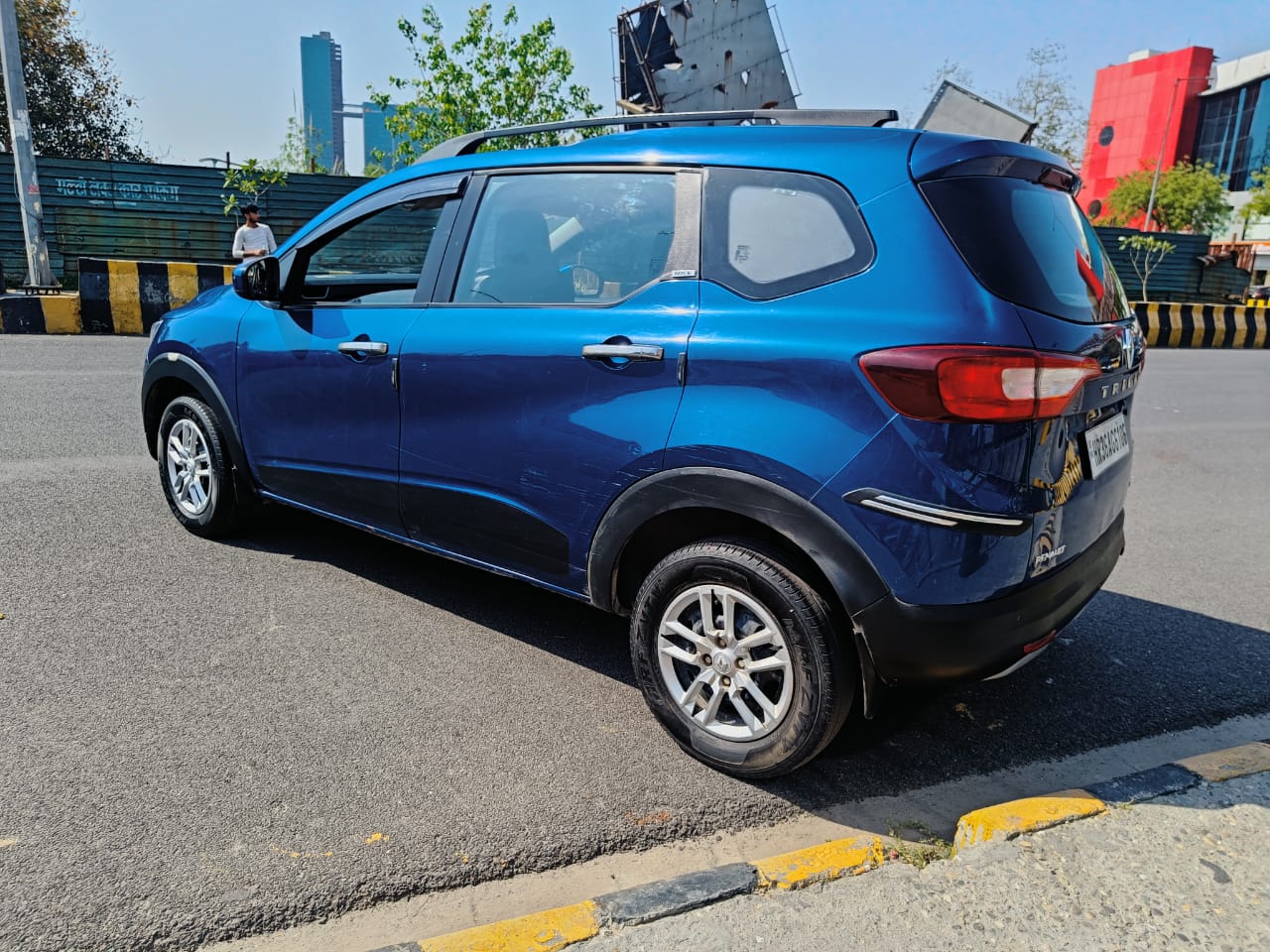 Used Renault Triber RXT in Noida 2019 model, India at Best Price.