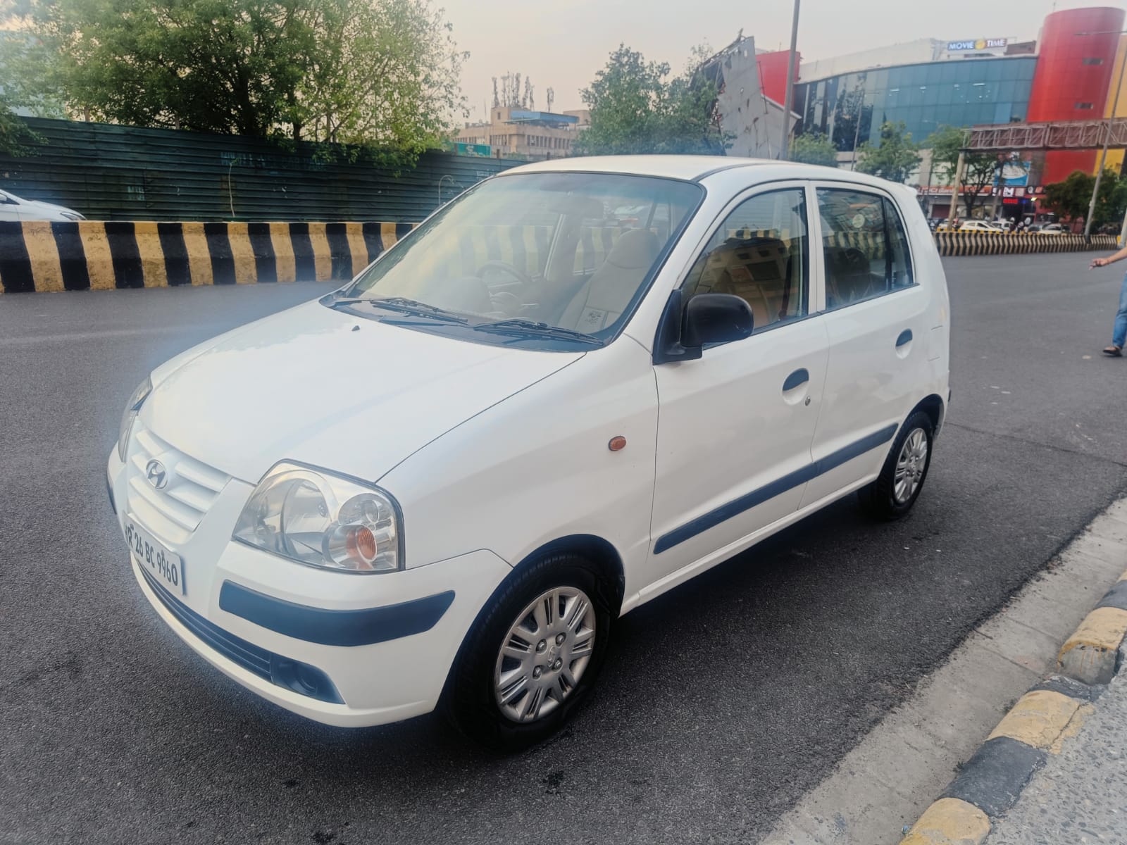 Used Hyundai Santro Xing GLS in Noida 2010 model, India at Best Price.