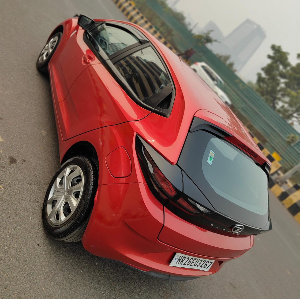 Tata Altroz Xm Petrol Plus - Mahindra First Choice