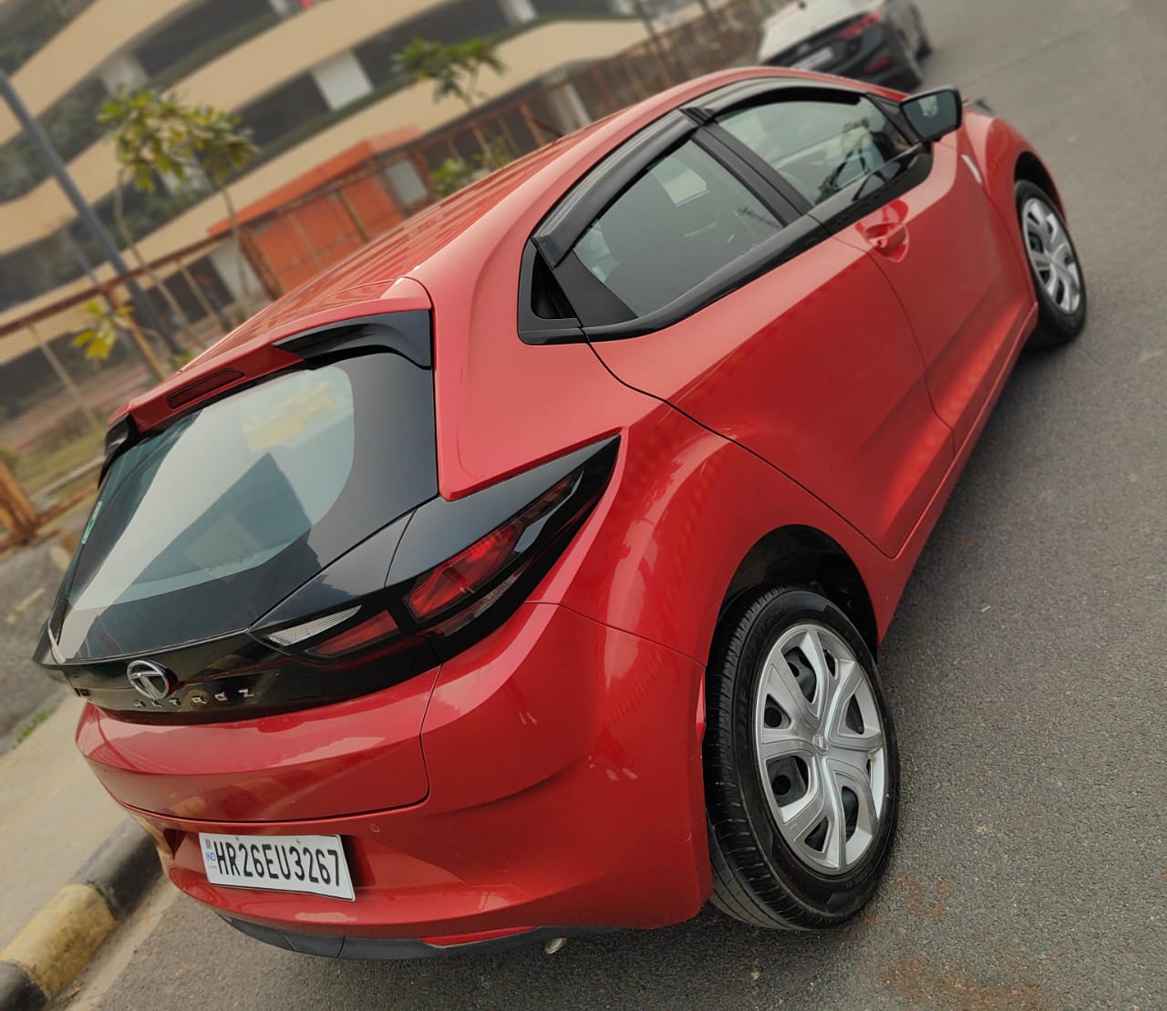 Tata Altroz Xm Petrol Plus - Mahindra First Choice