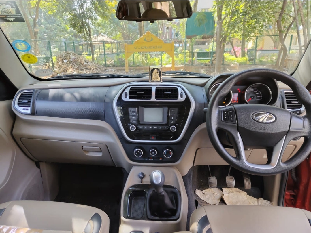 Mahindra Tuv 300 T8 - Mahindra First Choice