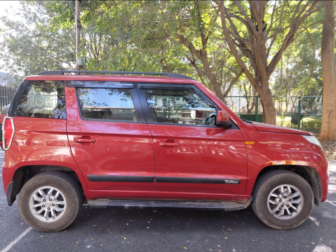 Mahindra Tuv 300 T8 - Mahindra First Choice