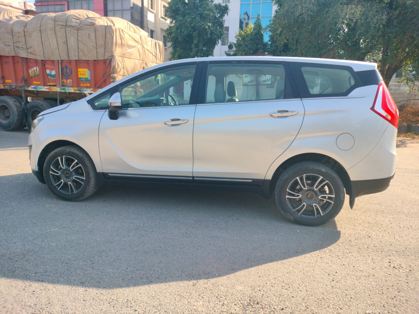 Mahindra Marazzo M4 7 Str - Mahindra First Choice