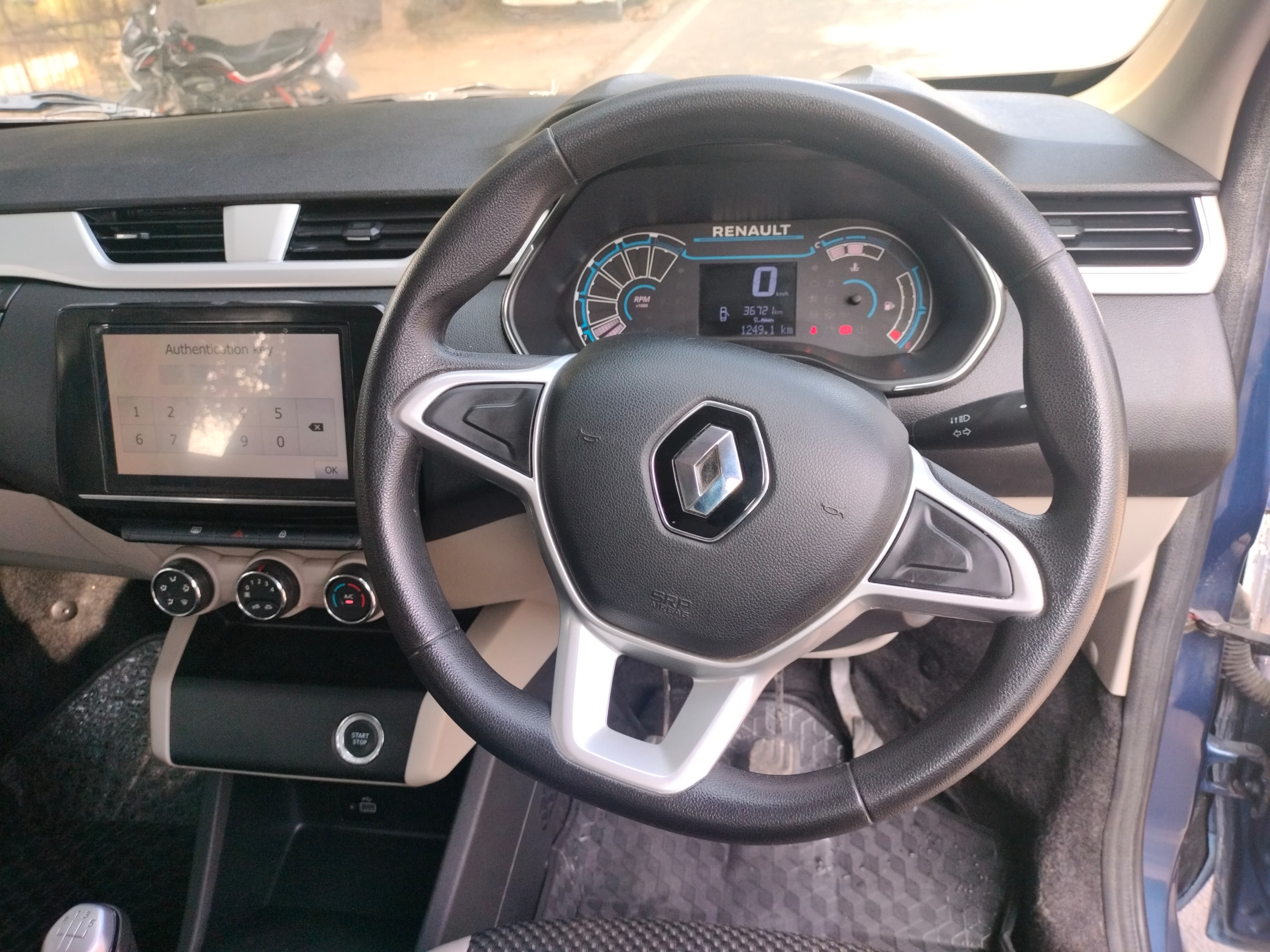 Renault Triber(2019-2020) Rxz - Mahindra First Choice