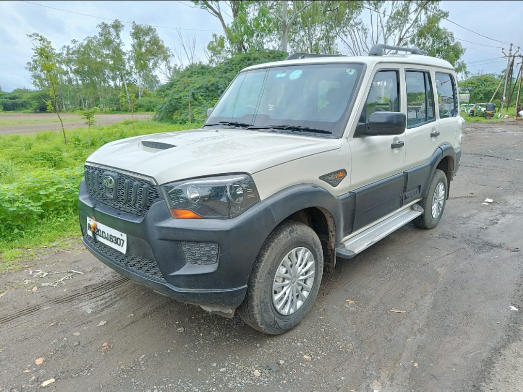 Used Mahindra Scorpio S2 2WD in Aurangabad 2015 model, India at Best Price.