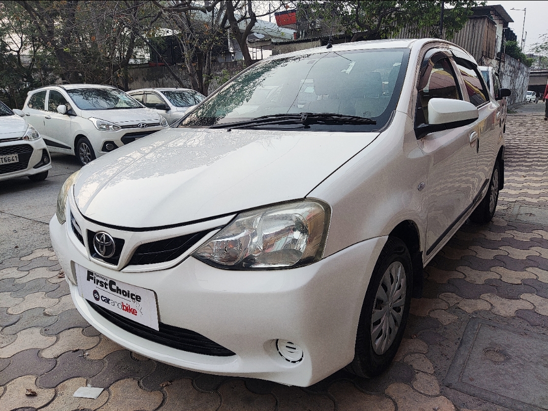 Used Toyota Etios Liva G in Faridabad 2015 model, India at Best Price.