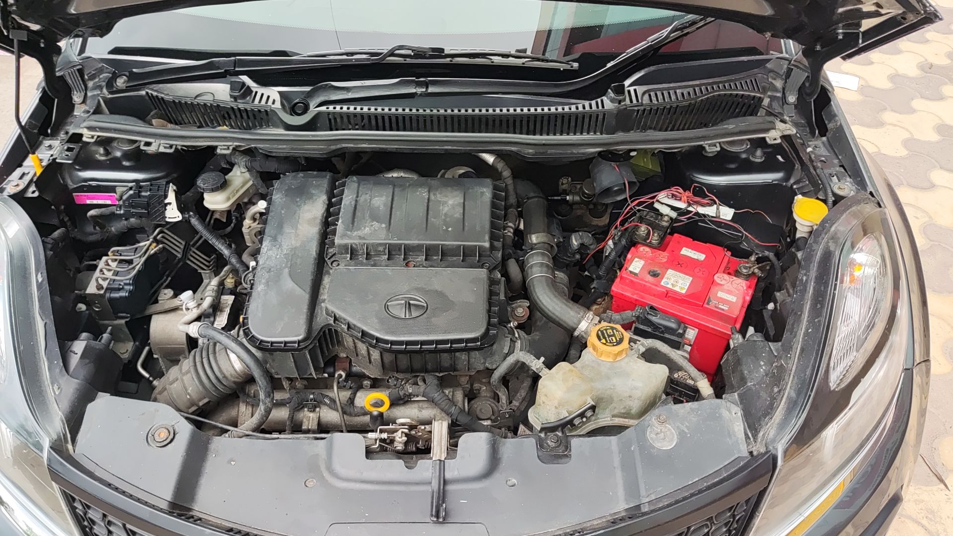 Used Tata Nexon Revotorq XE in Faridabad 2018 model, India at Best Price.