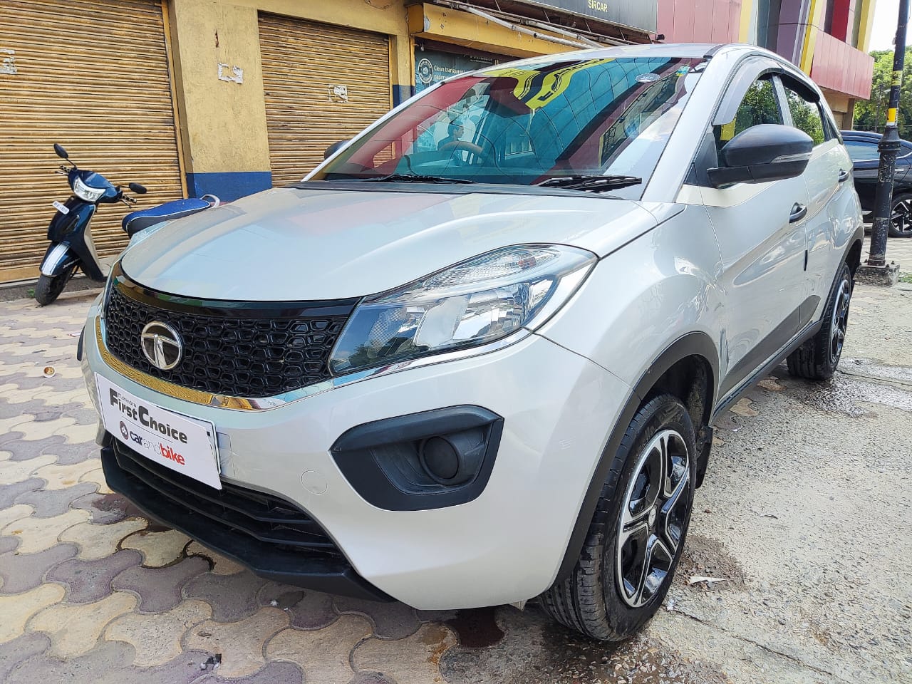 Used Tata Nexon Revotron XM in Faridabad 2018 model, India at Best Price.