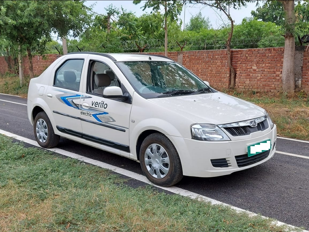 Used Mahindra e-Verito D2 in Gurgaon 2017 model, India at Best Price.
