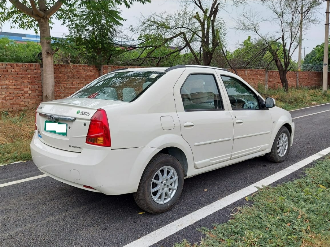 Used Mahindra e-Verito D4 in Gurgaon 2018 model, India at Best Price.