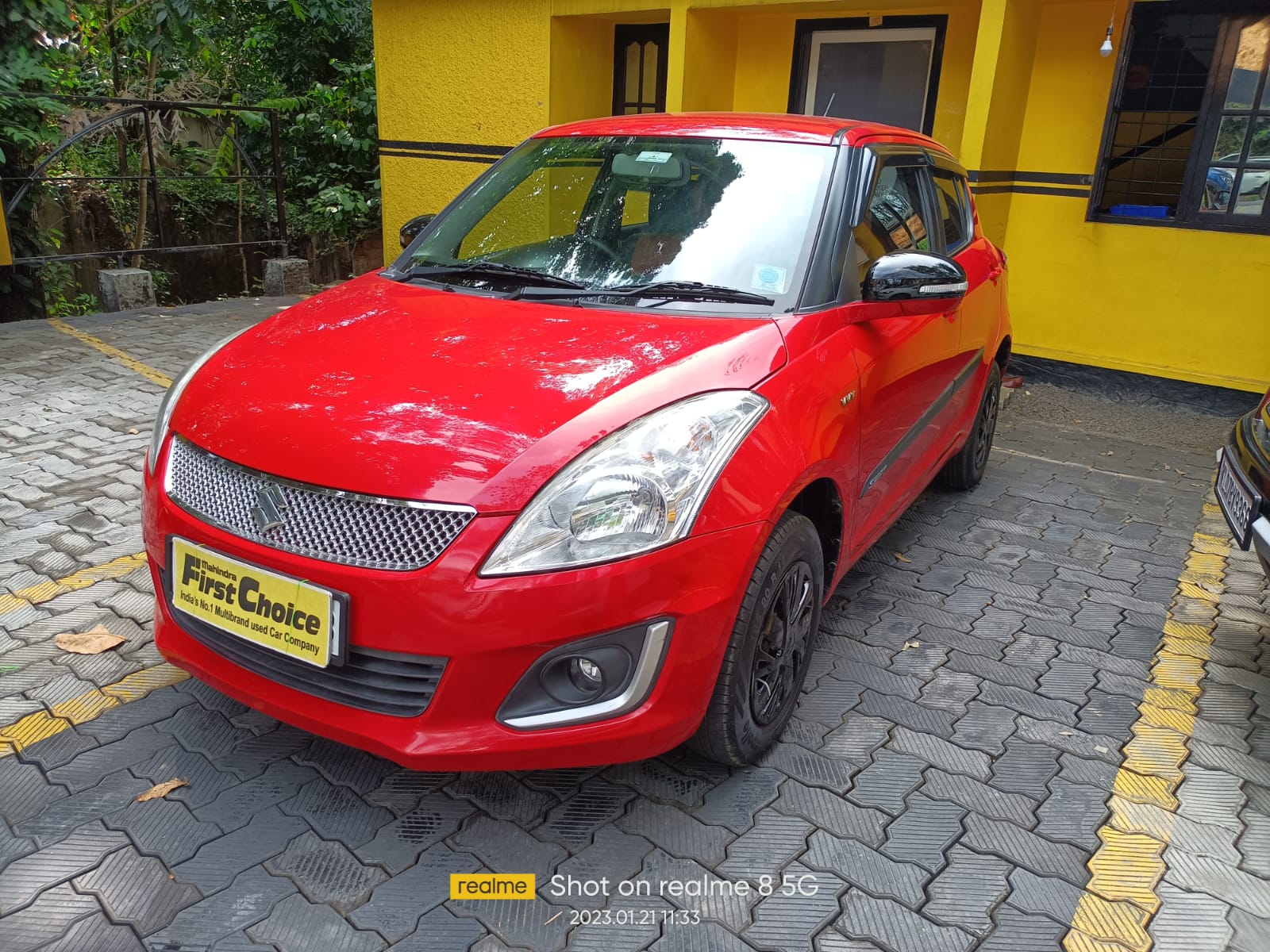 Maruti Suzuki Swift Vxi - Mahindra First Choice