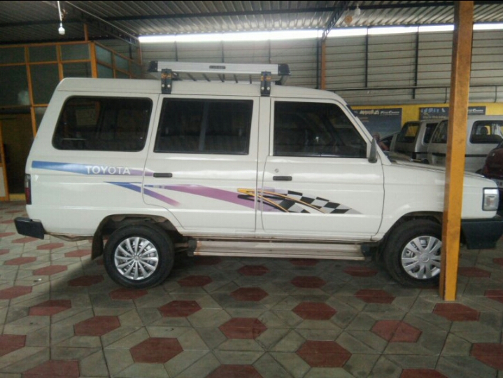 Used Toyota Qualis FS in Hassan 2001 model, India at Best Price.