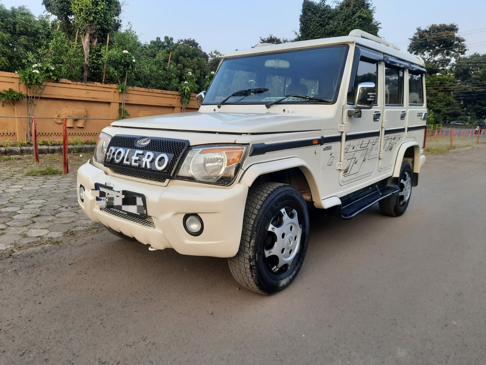 Used Mahindra Bolero ZLX BS3 in Indore 2015 model, India at Best Price.