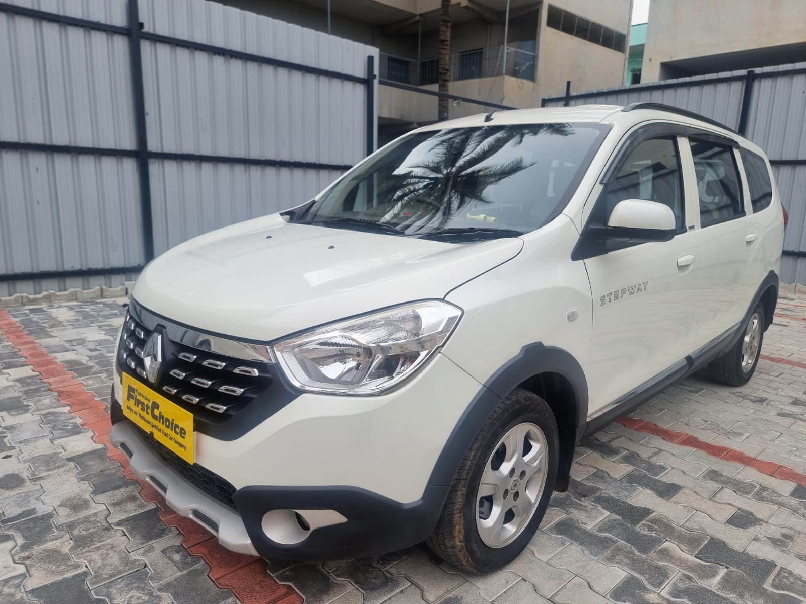 Used Renault Lodgy Stepway RXL 85PS 8 Seater in Bangalore 2017 model ...