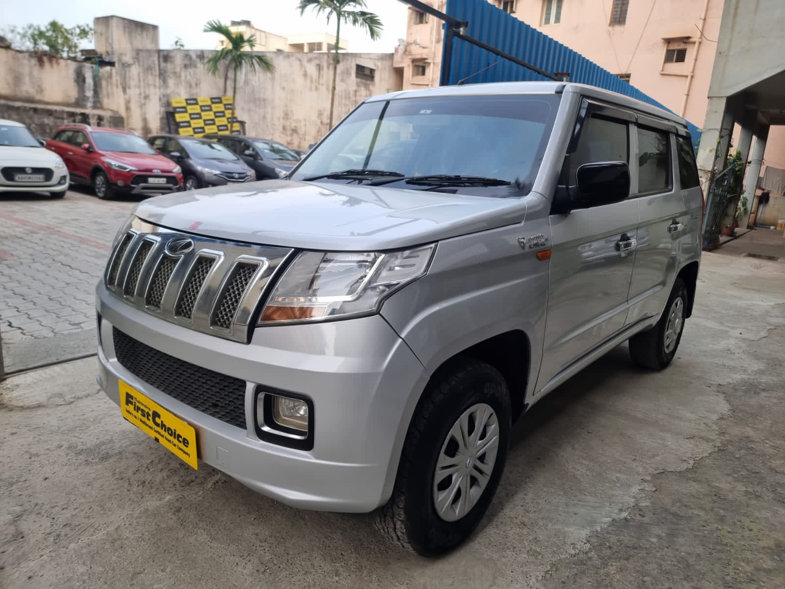 Volkswagen Ameo Highline 1.0L Plus (P) - Mahindra First Choice