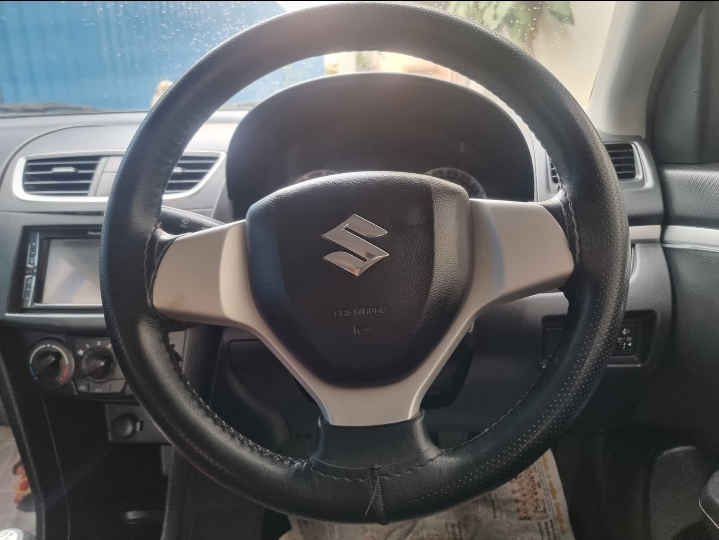 Maruti Suzuki Swift Vxi - Mahindra First Choice