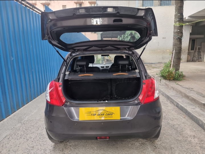 Maruti Suzuki Swift Vxi - Mahindra First Choice