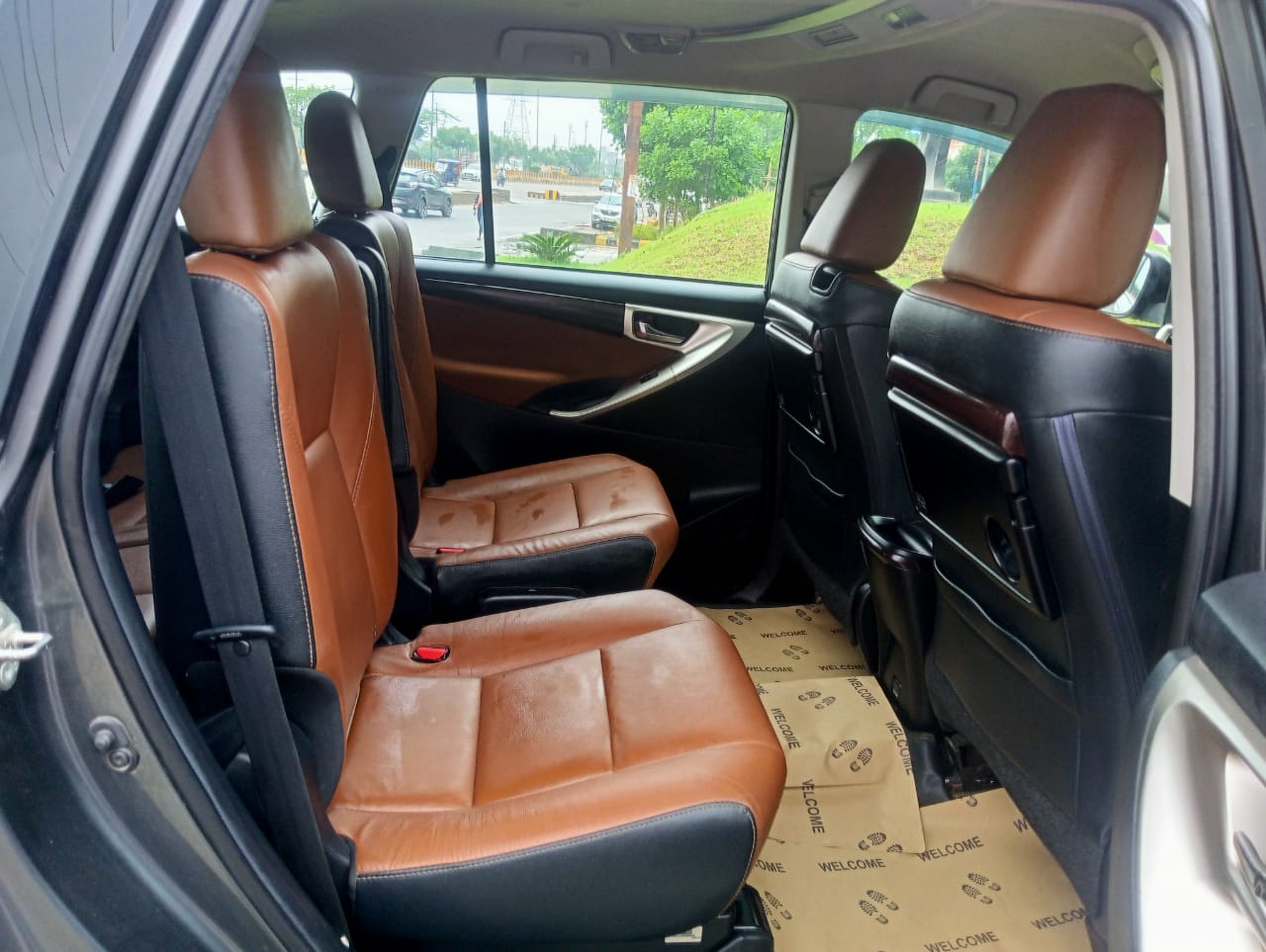 Toyota Innova Crysta 2.8 Zx At 7 Str - Mahindra First Choice