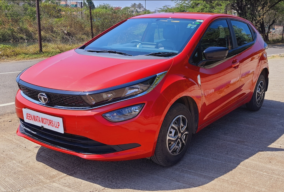Used Tata Altroz XE Petrol in Pune 2020 model, India at Best Price.