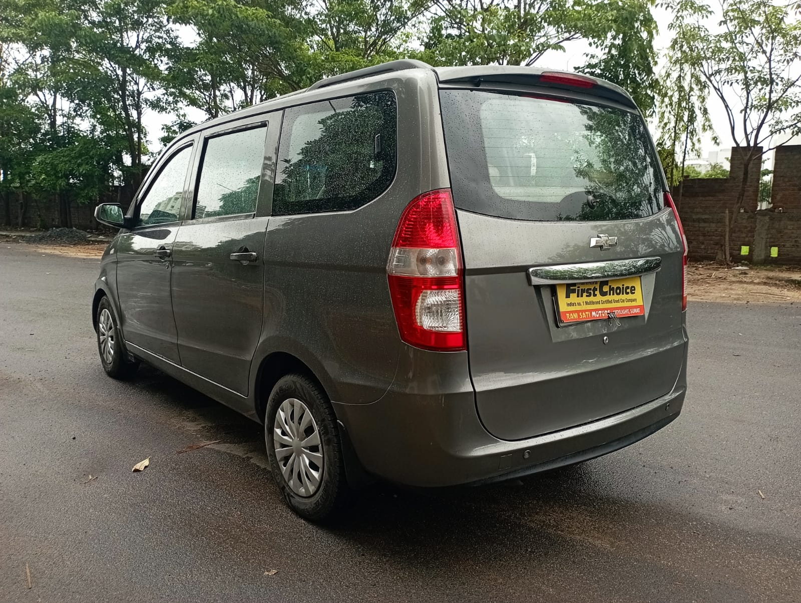 Used Chevrolet Enjoy 1.3 TCDi LT 7 Seater in Surat 2014 model, India at ...