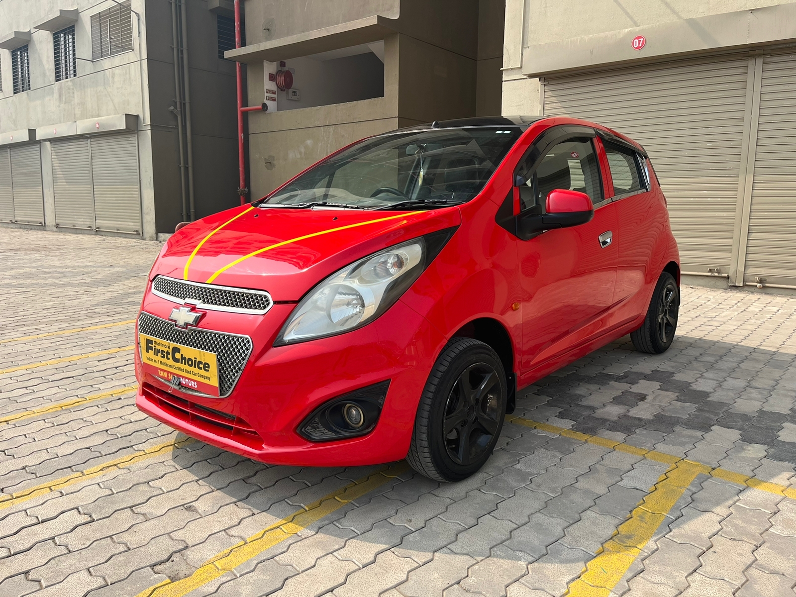 Used Chevrolet Beat 1.0 LS TCDi in Surat 2015 model, India at Best Price.