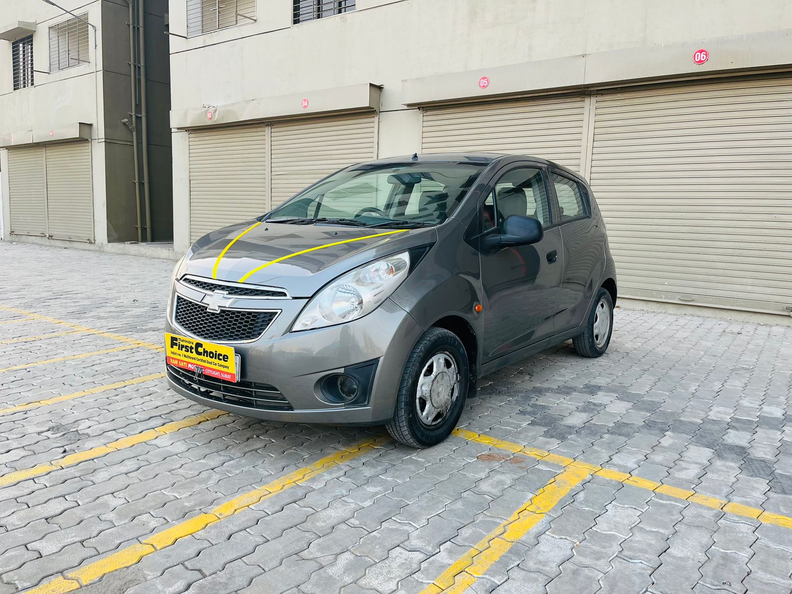 Used Chevrolet Beat 1.0 LS TCDi in Surat 2012 model, India at Best Price.
