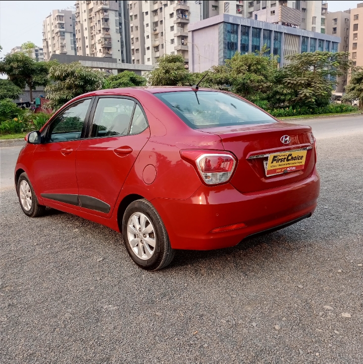 Hyundai Xcent 1.1 Crdi Mt Base - Mahindra First Choice
