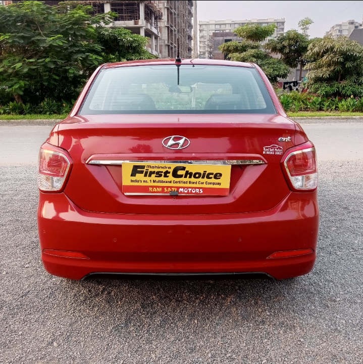 Hyundai Xcent 1.1 Crdi Mt Base - Mahindra First Choice