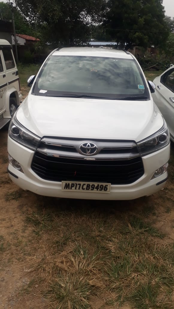 Used Toyota Innova Crysta Touring Sport Diesel MT in Rewa 2017 model ...