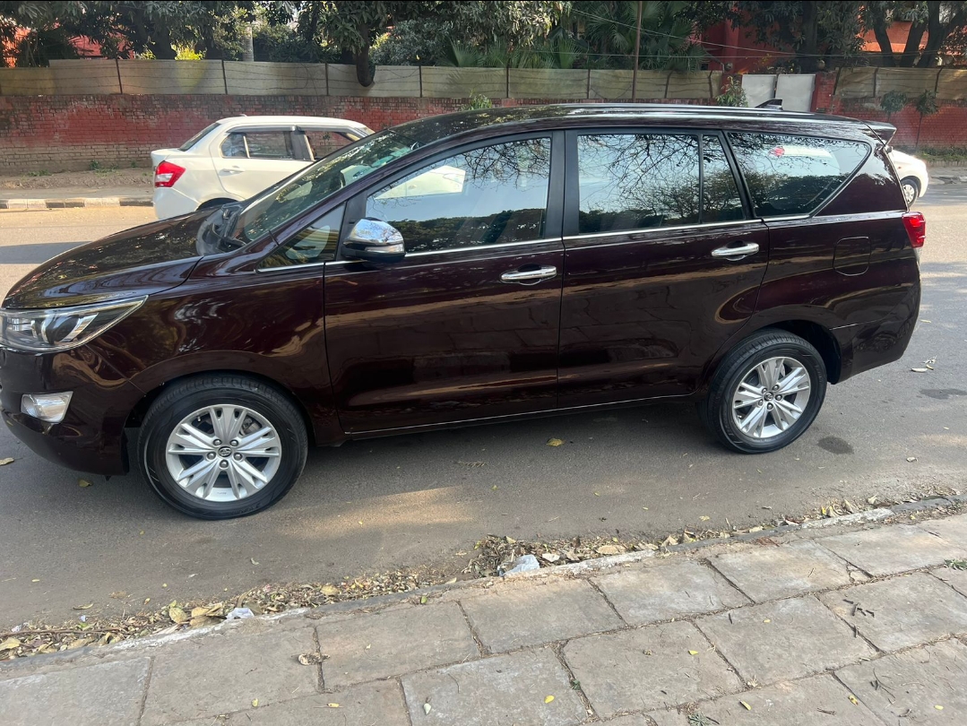 Used Toyota Innova Crysta 2.8 Z 7 STR in Chandigarh 2016 model, India ...