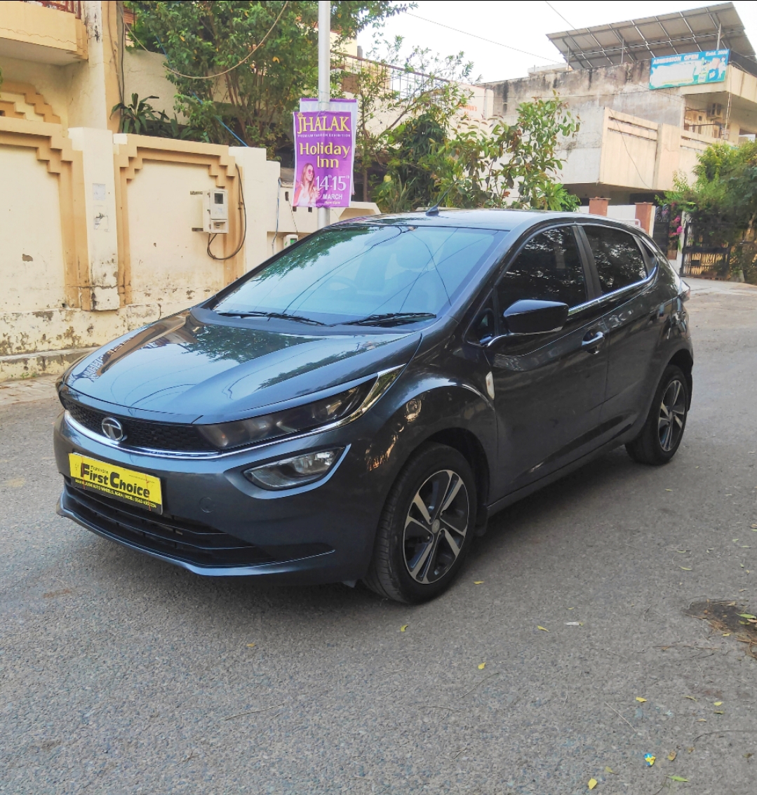 Used Tata Altroz XZ Petrol in Agra 2021 model, India at Best Price.