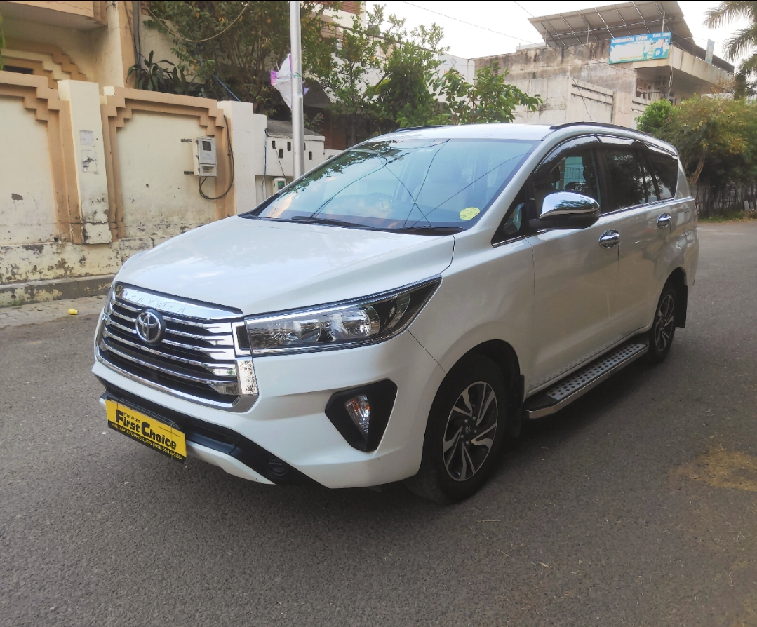 Used Toyota Innova Crysta 2.4 G MT 8-Seater BS IV in Agra 2022 model ...