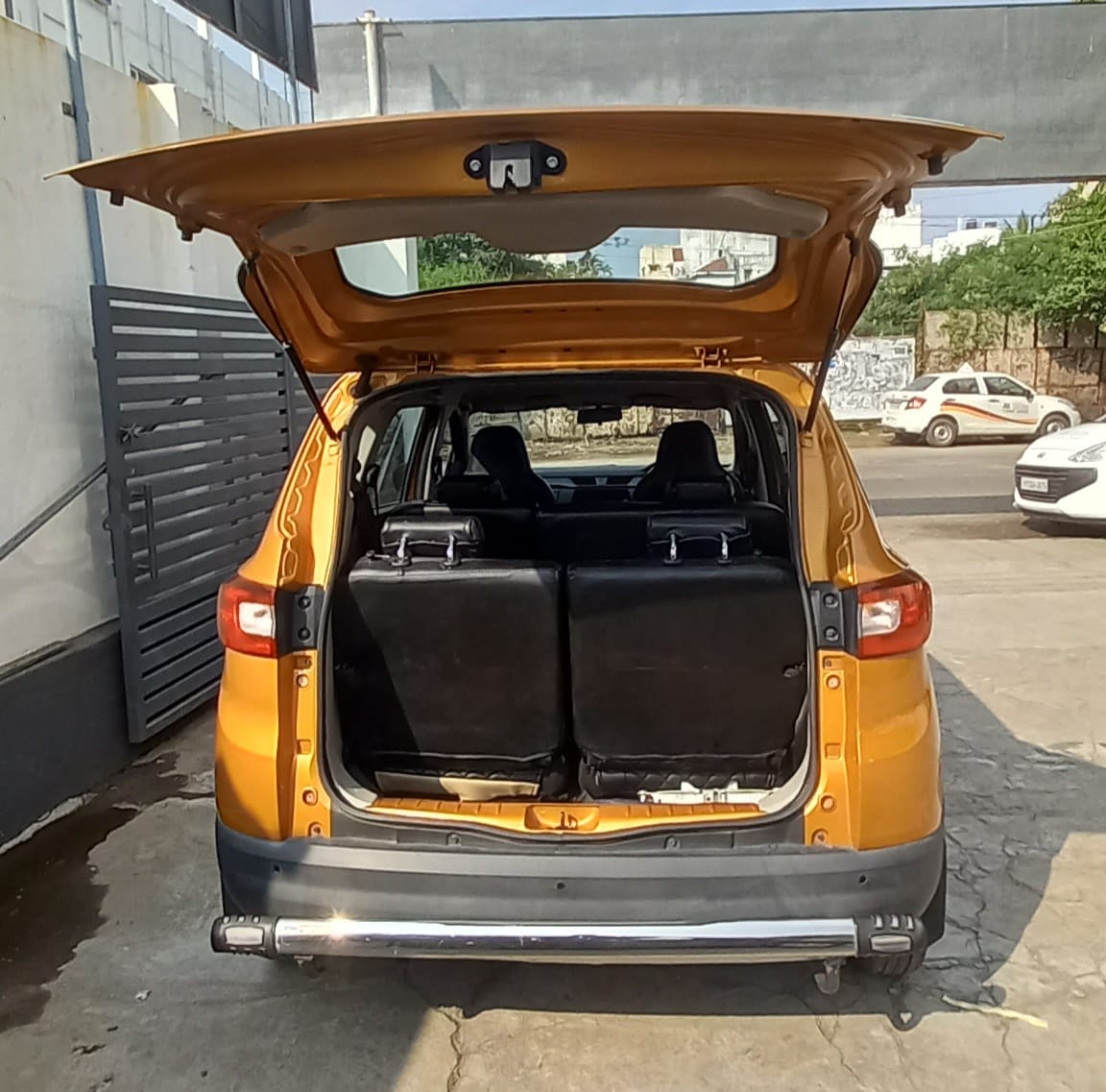 Used Renault Triber RXT in Pondicherry 2019 model, India at Best Price.