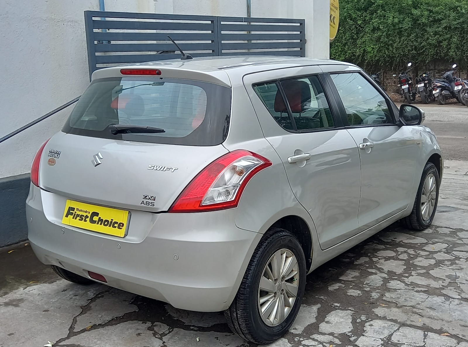 Used Maruti Suzuki Swift ZXI BS IV in Pondicherry 2015 model, India at ...
