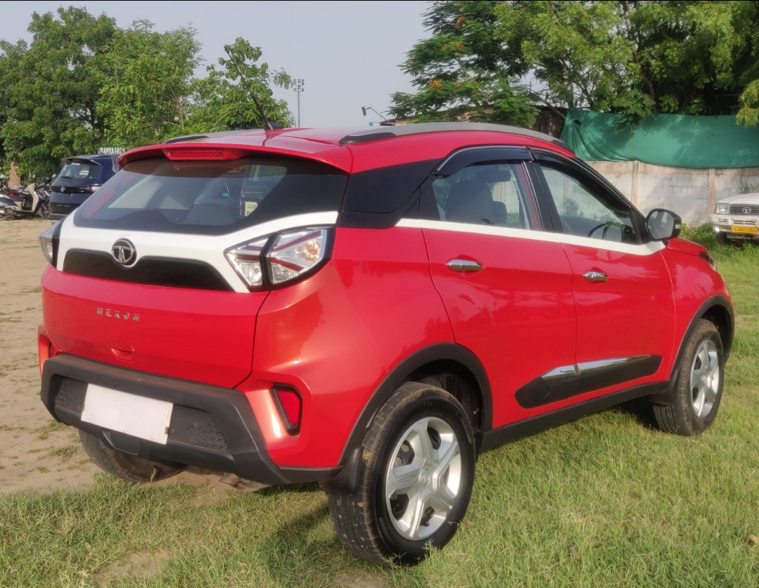 Used Tata Nexon Revotron XMA AMT in Ahmedabad 2020 model, India at Best ...