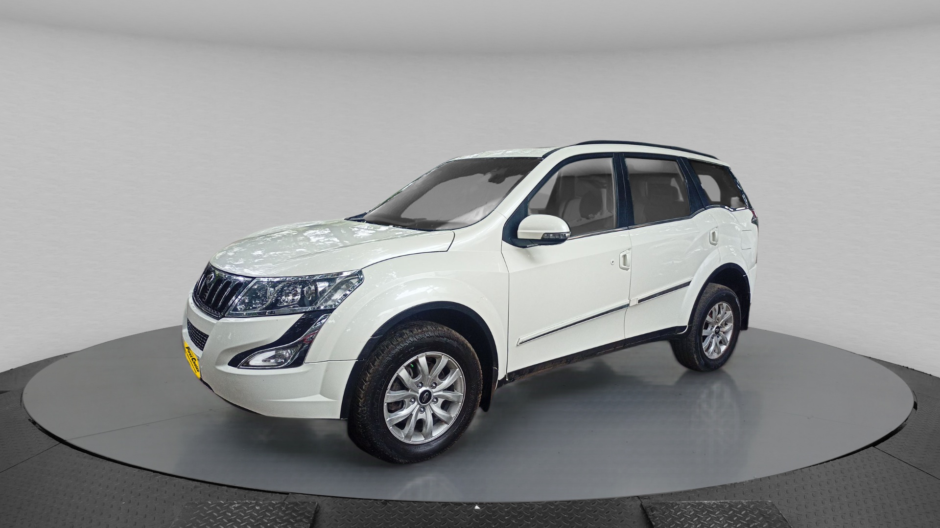 Used Mahindra XUV500 W10 FWD in Nashik 2015 model, India at Best Price.