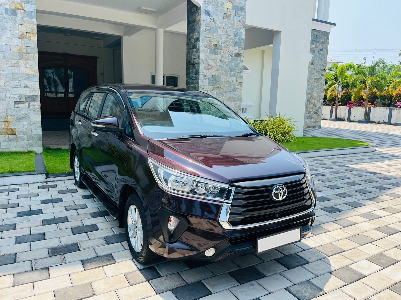 Used Toyota Innova Crysta 2.4 GX MT 8-Seater BS IV in Kottayam 2019 ...