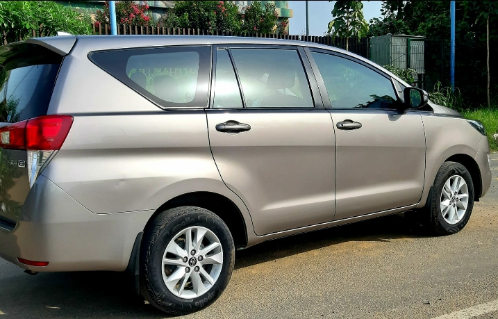 Used Toyota Innova Crysta 2.4 G MT 7-Seater BS IV in New Delhi 2017 ...