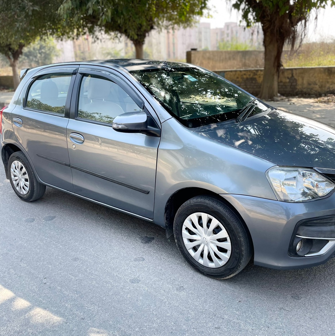 Used Toyota Etios V in New Delhi 2018 model, India at Best Price.
