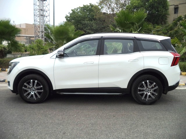 Used Mahindra XUV700 AX3 Petrol 5 STR in New Delhi 2021 model, India at ...