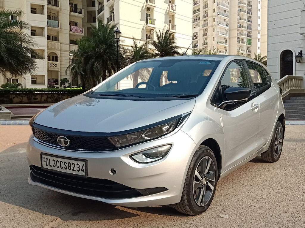 Used Tata Altroz XZ Diesel in New Delhi 2020 model, India at Best Price.