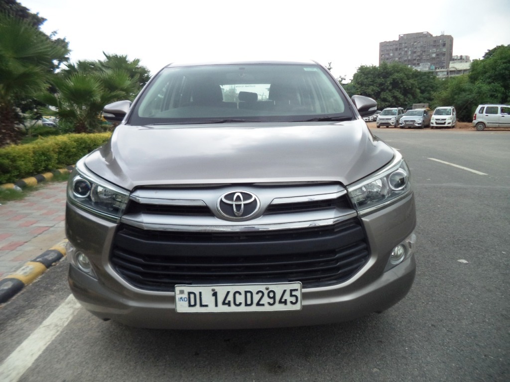 Used Toyota Innova Crysta 2.4 VX MT 8-Seater BS IV in New Delhi 2017 ...