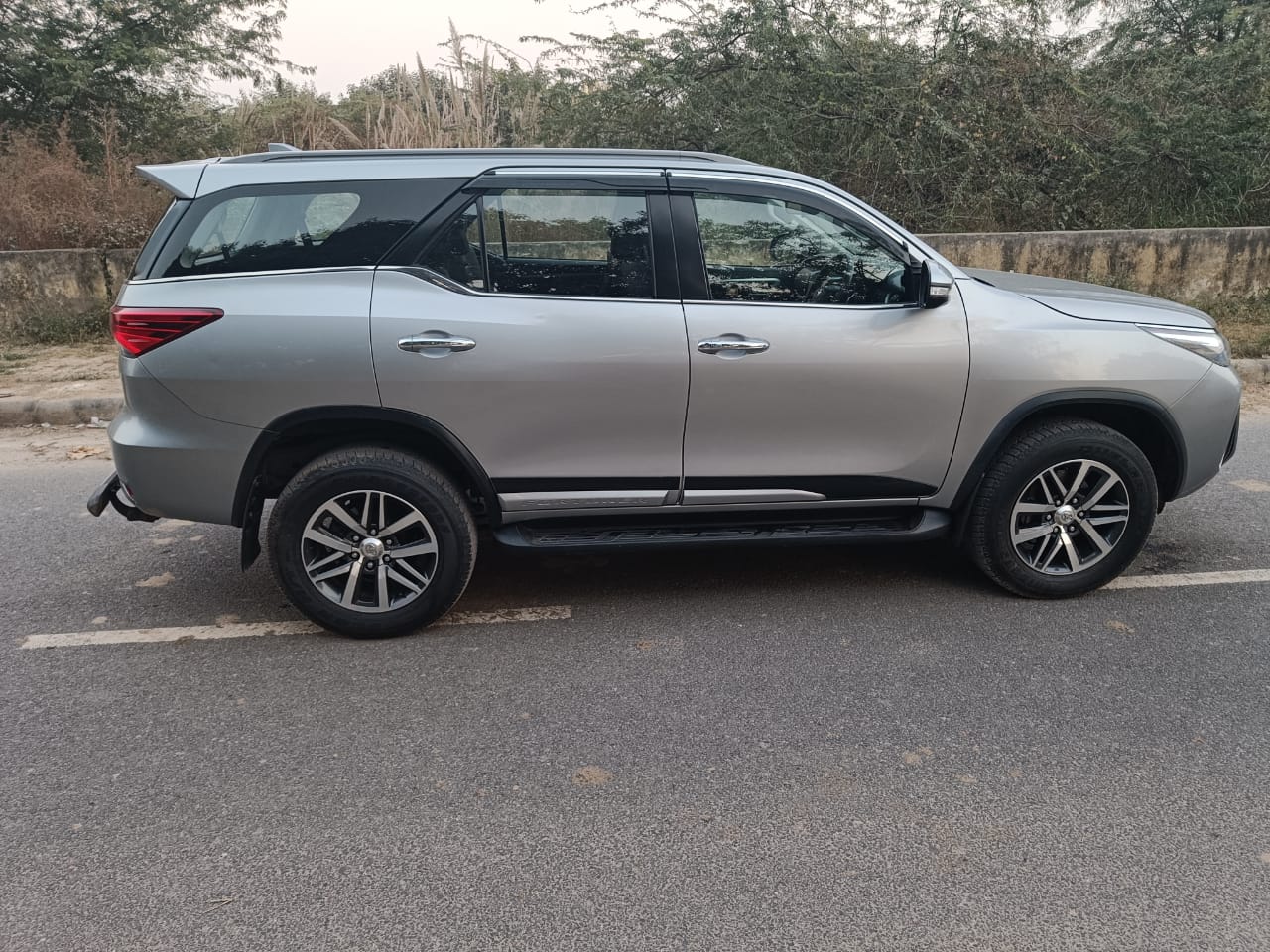 Toyota Fortuner Sigma 4 - Mahindra First Choice